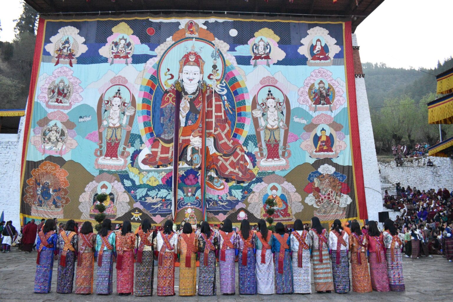 His Majesty The King graced the final day of Paro Tshechu today. – Paro ...
